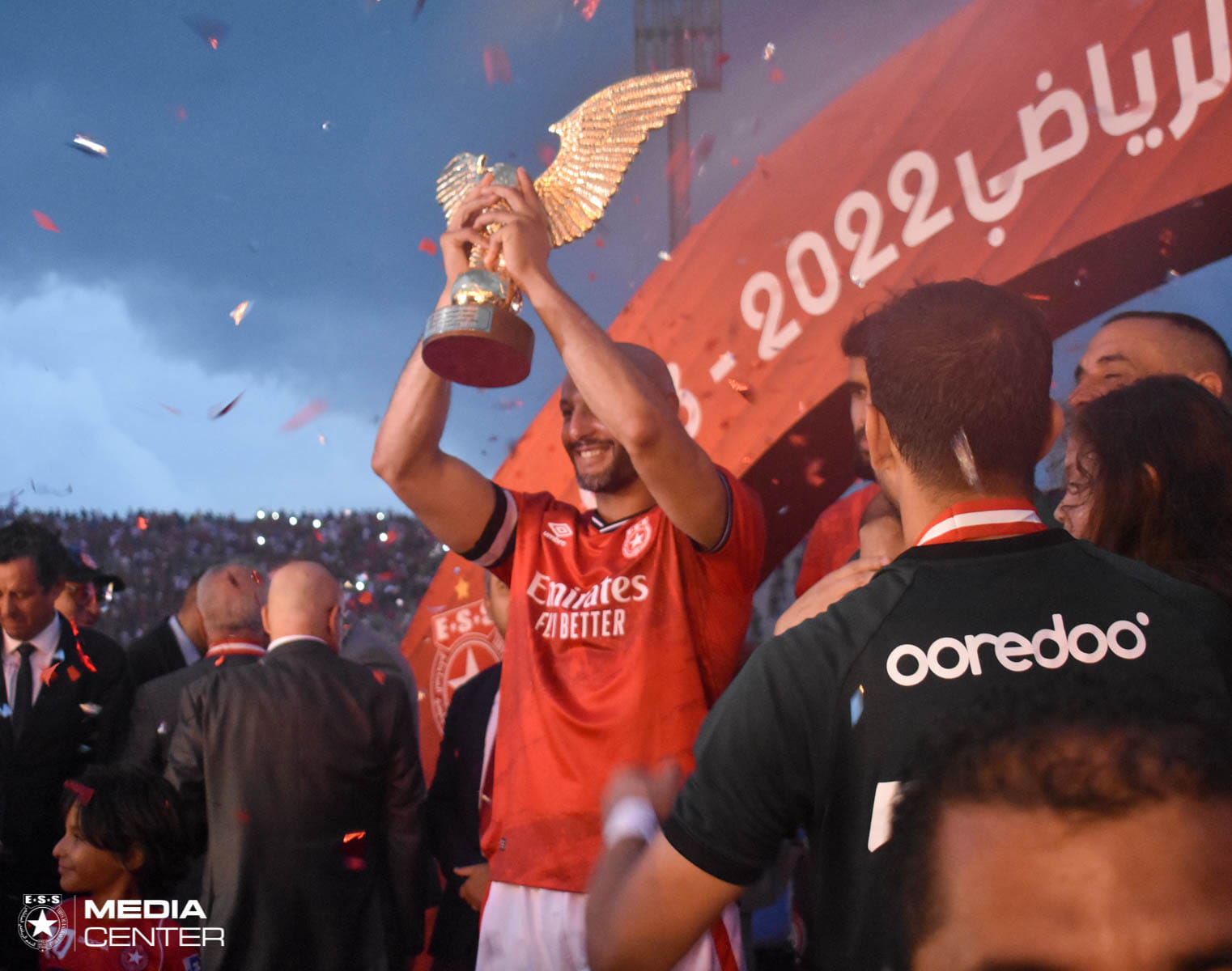 L’ES Sahel fête son titre avec son nouveau maillot Umbro 23_24 - Sport ...